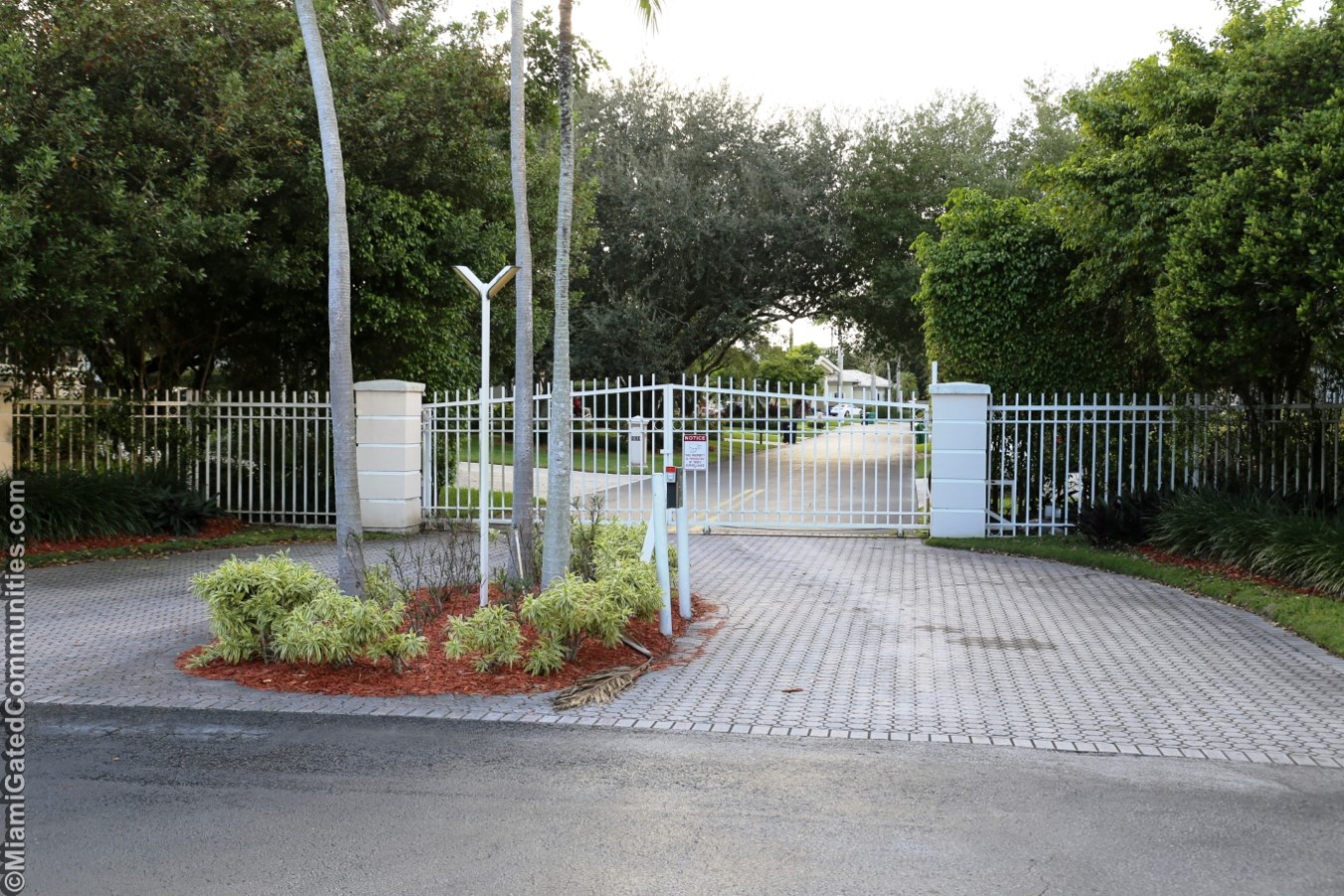 Miami Gated Communities - Miami Realtors, buying Coral Gables homes ...