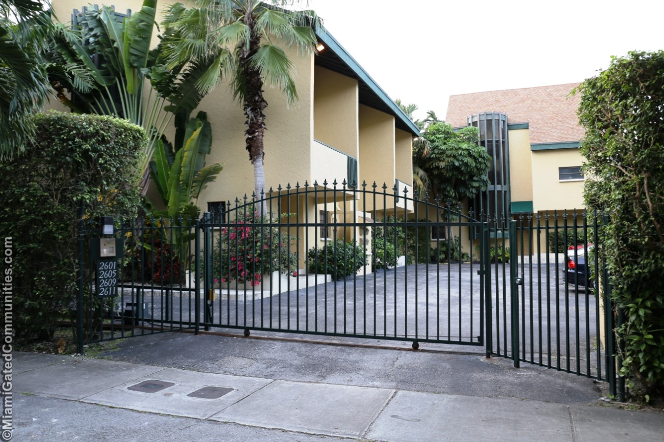 Miami Gated Communities - Miami Realtors, buying Coral Gables homes ...